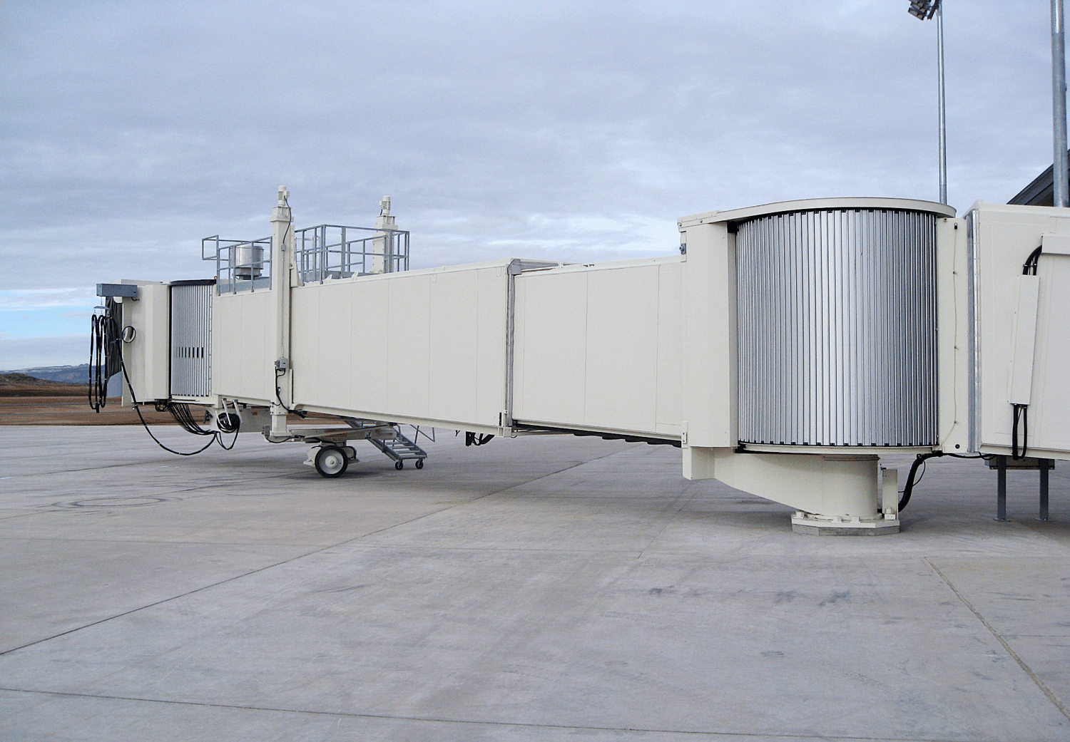 Regional Aircraft Bridges for Smooth Passenger Boarding - Oshkosh AeroTech