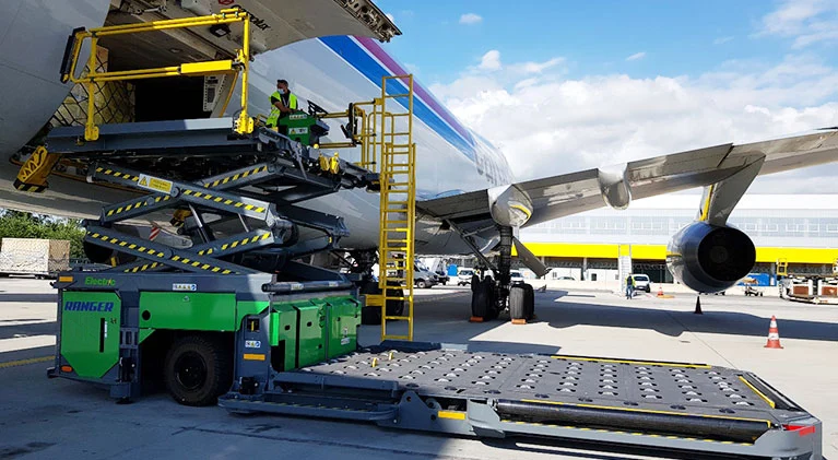 Ranger 15E Electric Cargo Loader: Swift, Efficient - Oshkosh AeroTech