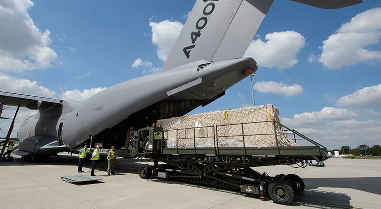 Atlas 4 and 5 Aircraft Cargo Loaders - Oshkosh AeroTech