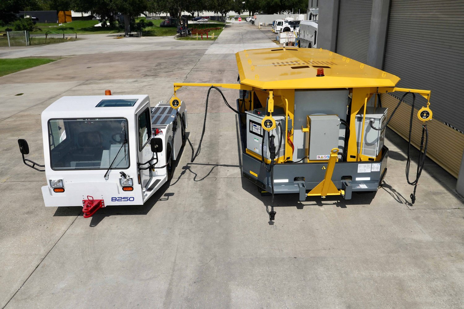 AmpCart: Mobile Electric GSE Charging Solution - Oshkosh AeroTech