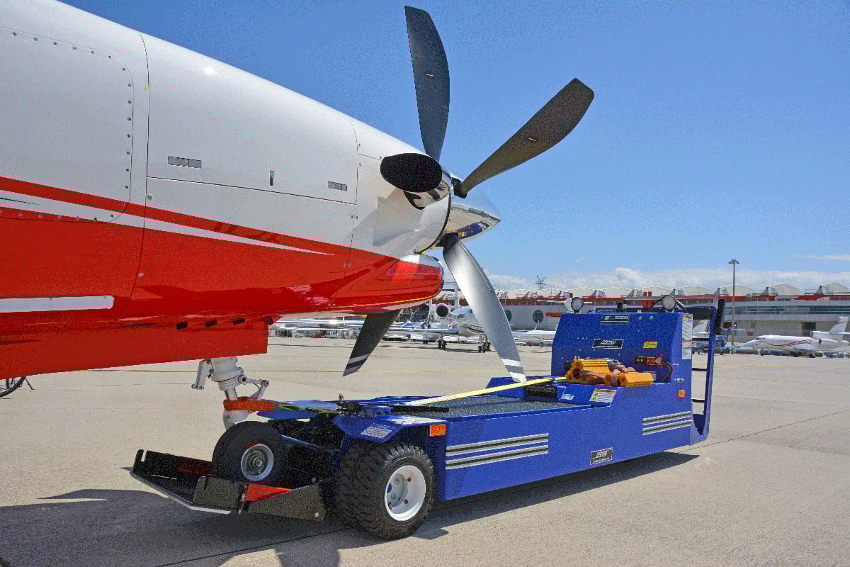 LEKTRO 86 Electric Tow Tractor for Aircraft - Oshkosh AeroTech